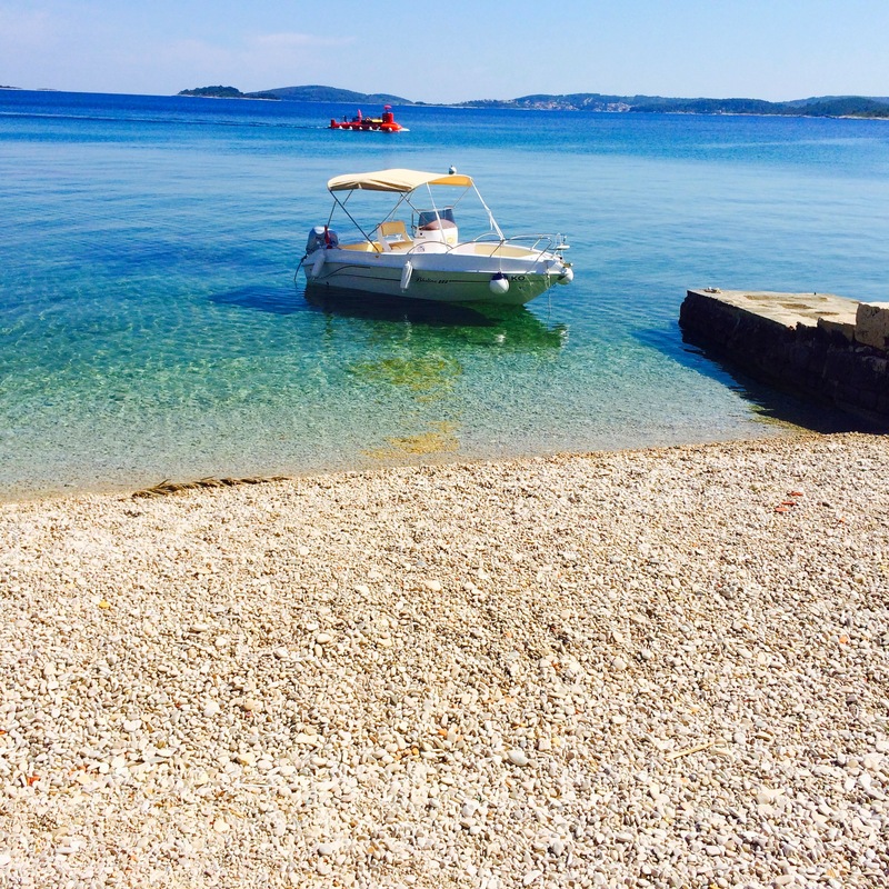 Villa Sea Wave - Cozy 4-bedroom villa with sea front position - Pearls ...